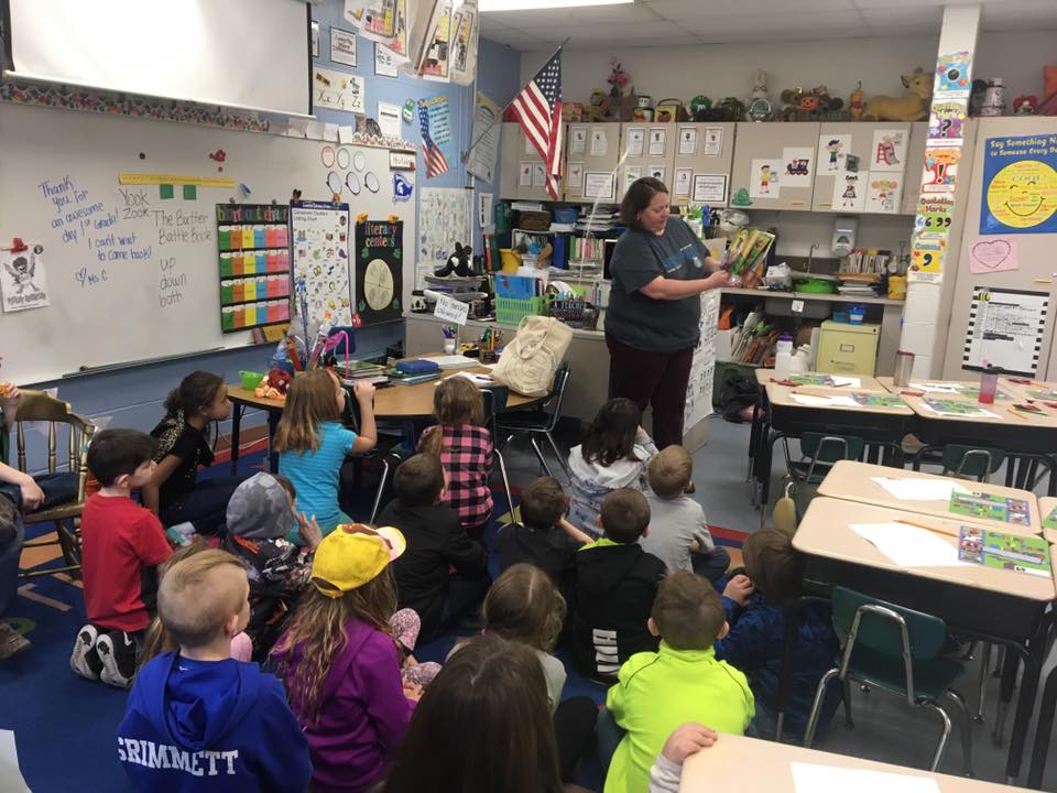 Rep. Lightner reads to local students - MI House Republicans